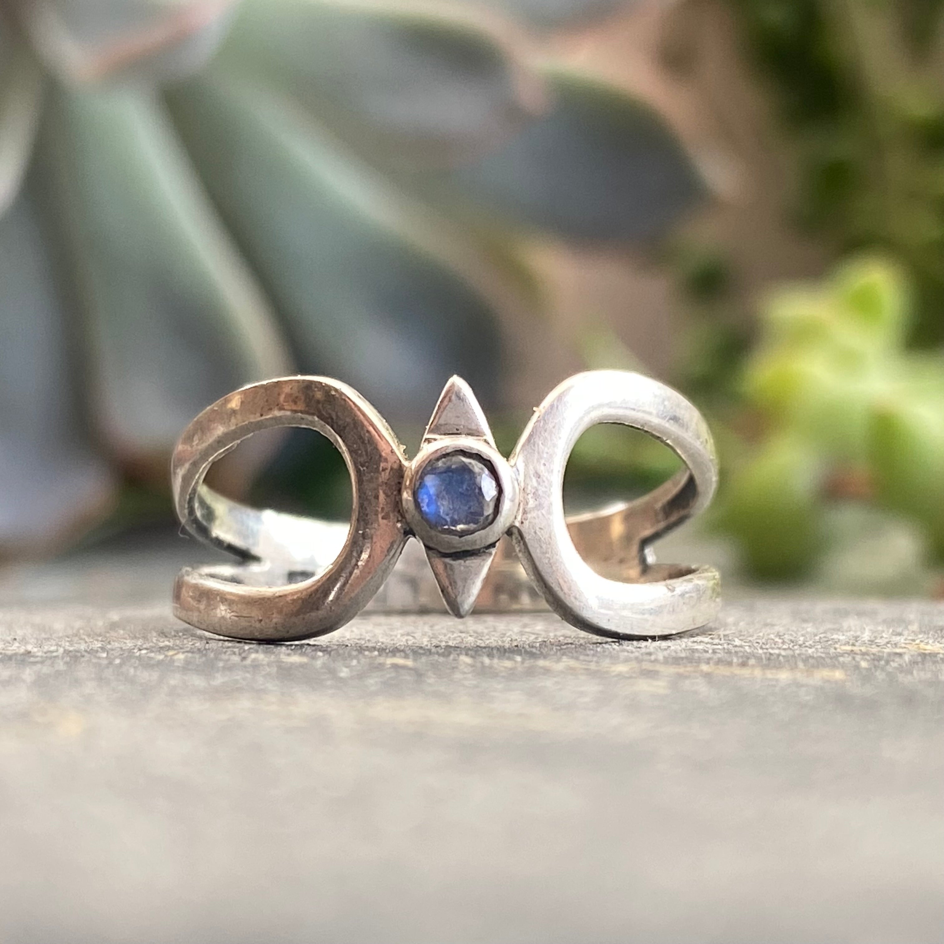 Cut Labradorite Strella Ring - S – ForageDesign