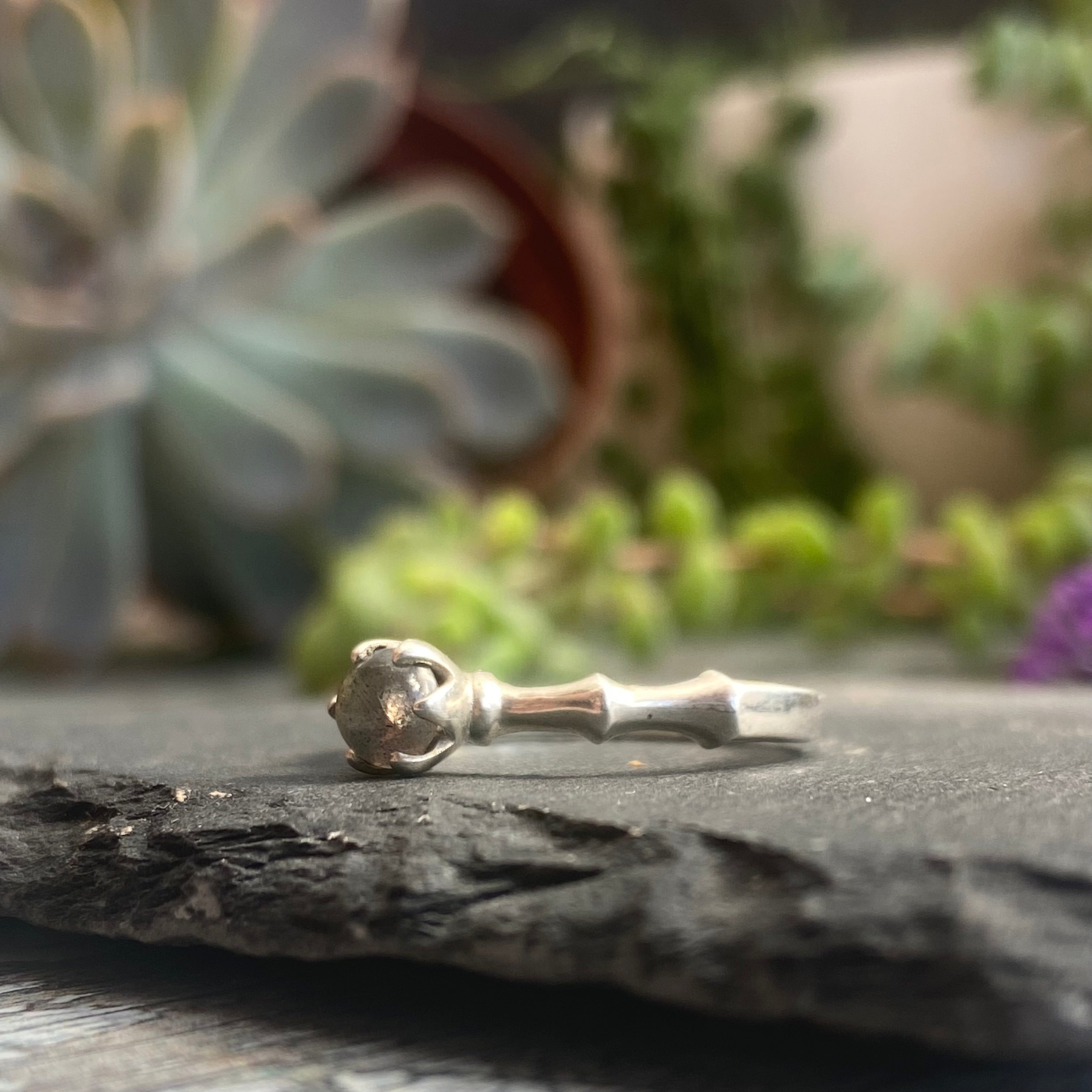 Labradorite Talon Ring - R – ForageDesign