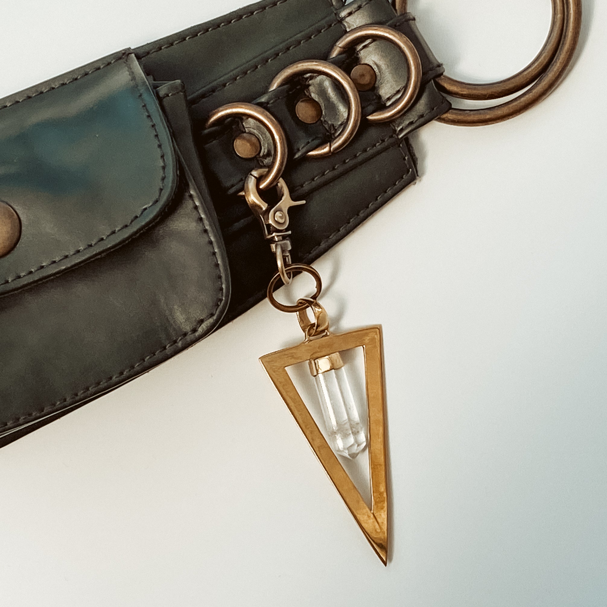 Quartz Crystal Triangle Belt Decoration – ForageDesign